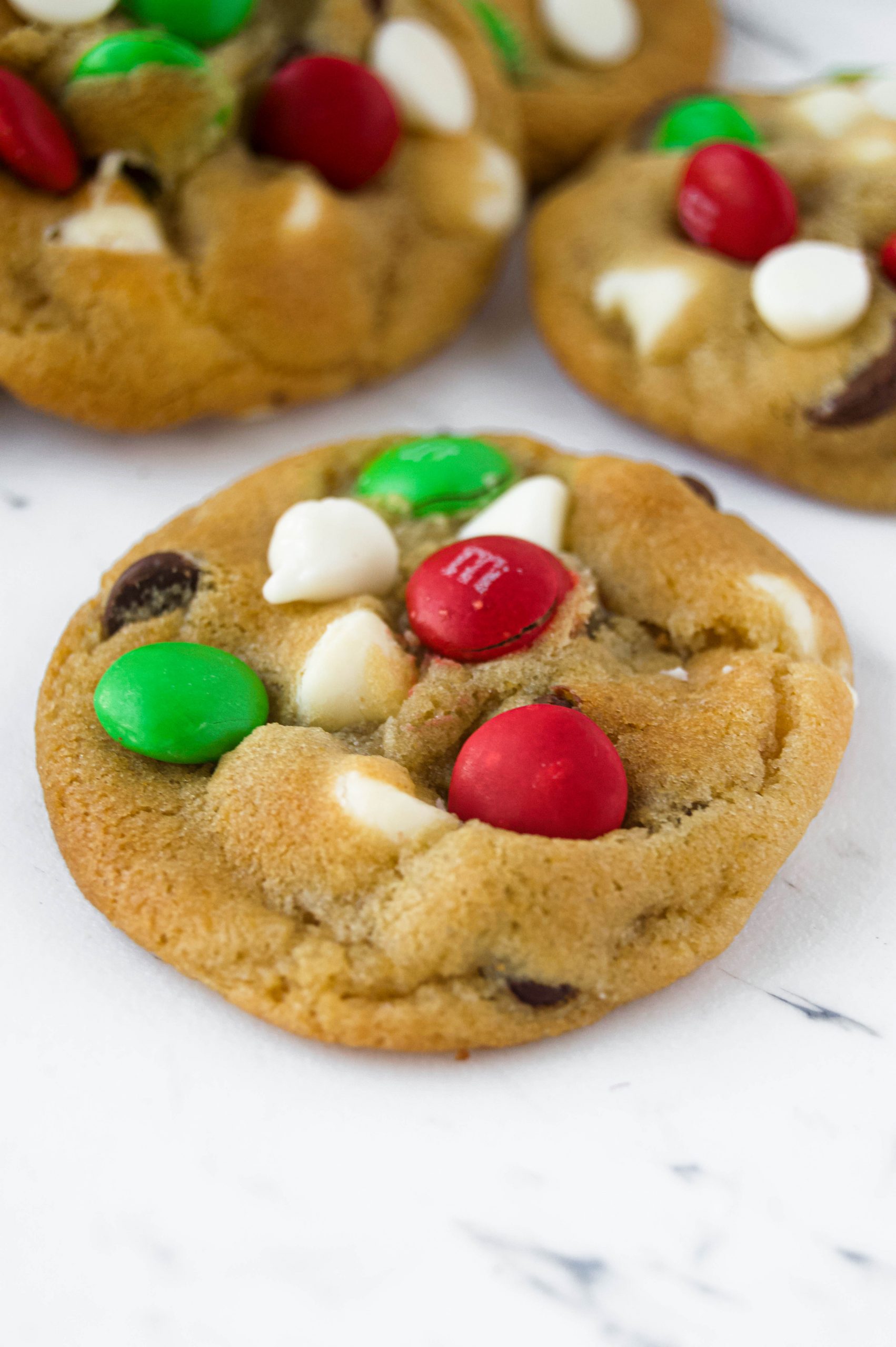 Santa's Chocolate Chip Cookies - That Hangry Gurl